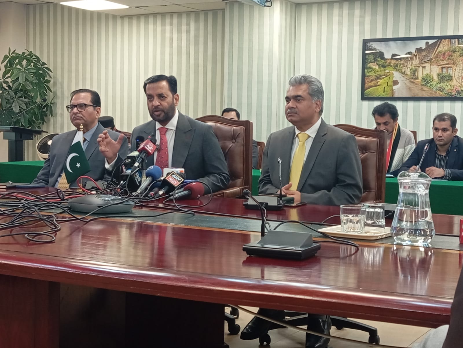 Pakistan Accelerates Local Vaccine Production Drive – Peak Point