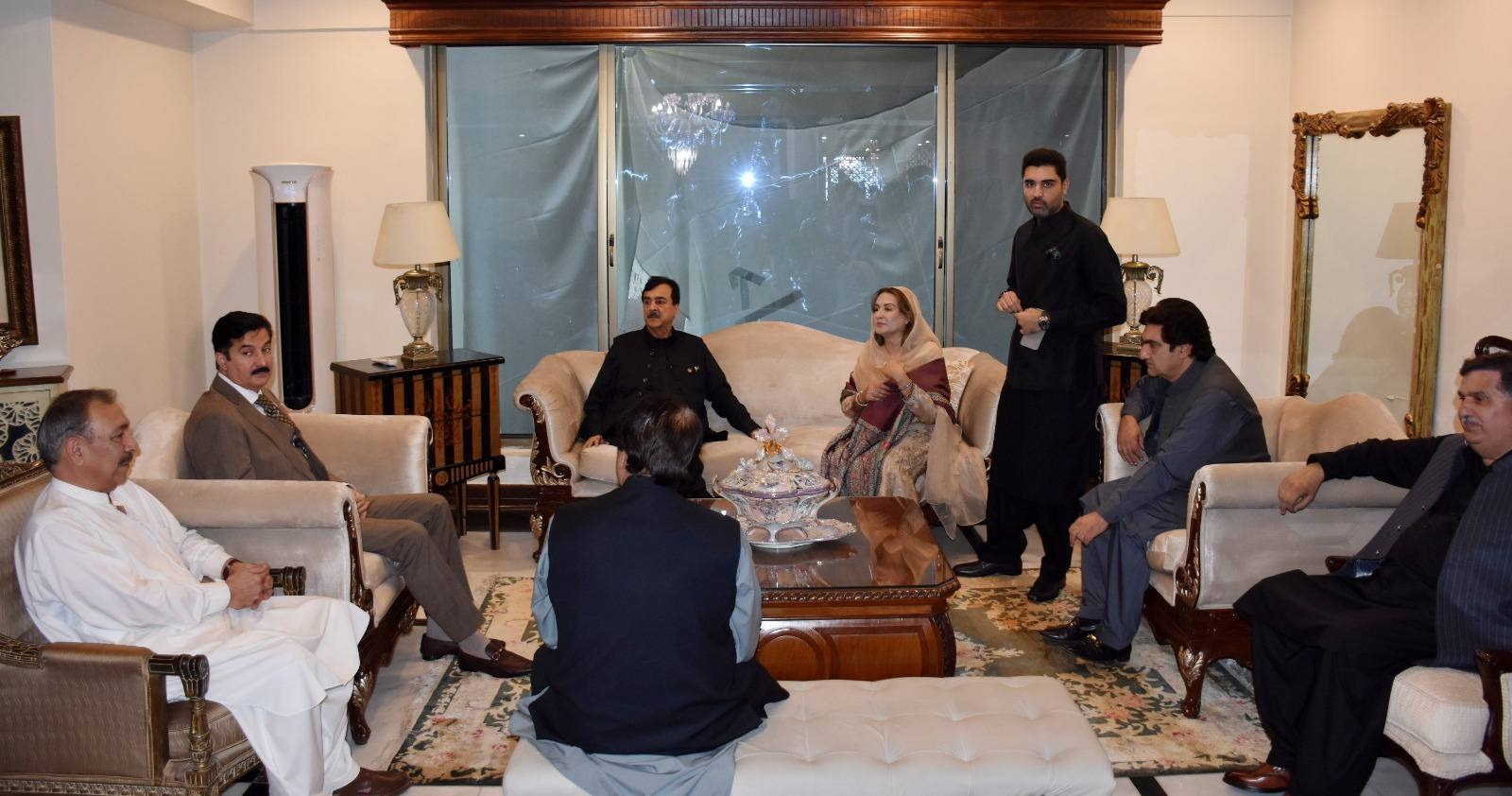 Gilani Condolence Visit to Asma Arbab Home – Peak Point